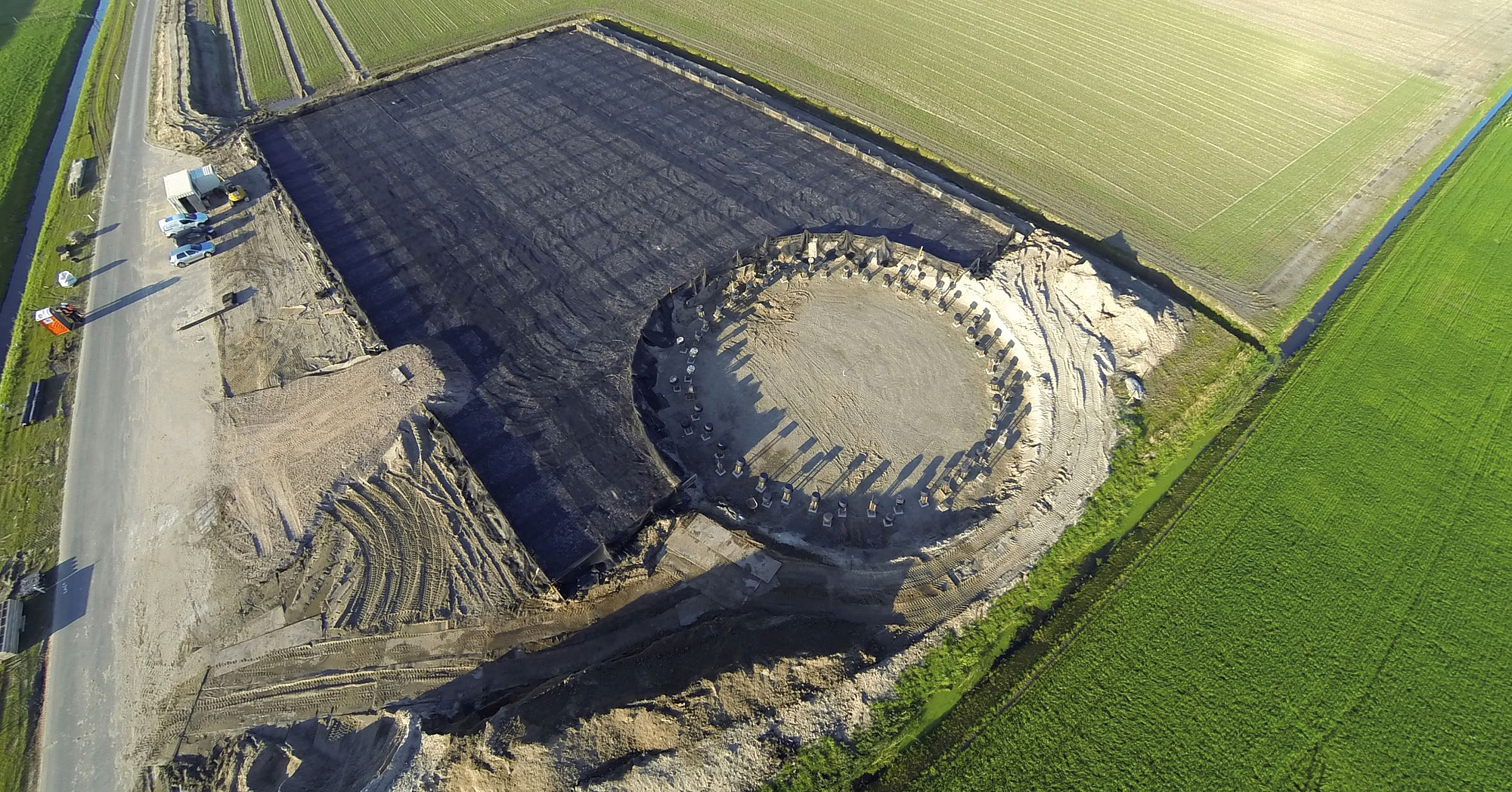 Geotextile foundation for crane platforms in wind farm construction